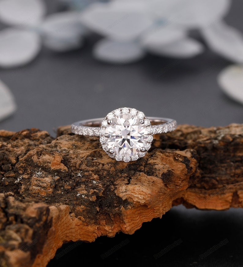 Women's Daily Ring Round Cut 6.5mm Halo 1.00 Carat - Etsy