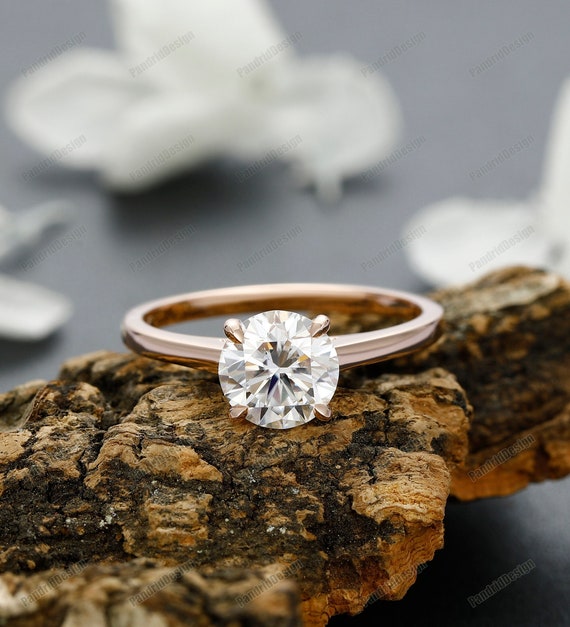 18k moissanite ring store