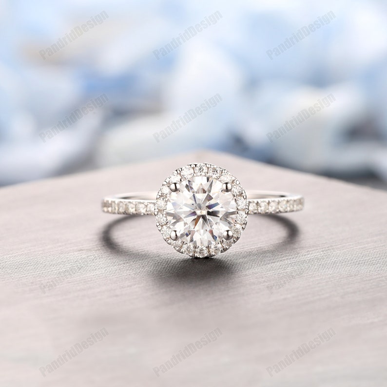 Women's Daily Ring Round Cut 6.5mm Halo 1.00 Carat - Etsy