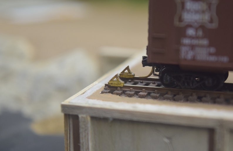 N Scale Details — Wheel Stops (10 Pairs) — P008 — 3D Printed - Etsy