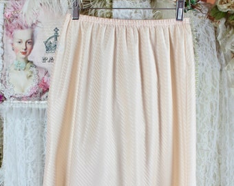 Vintage 1960s Vanity Fair Lace and Nylon Slip, Medium - Etsy