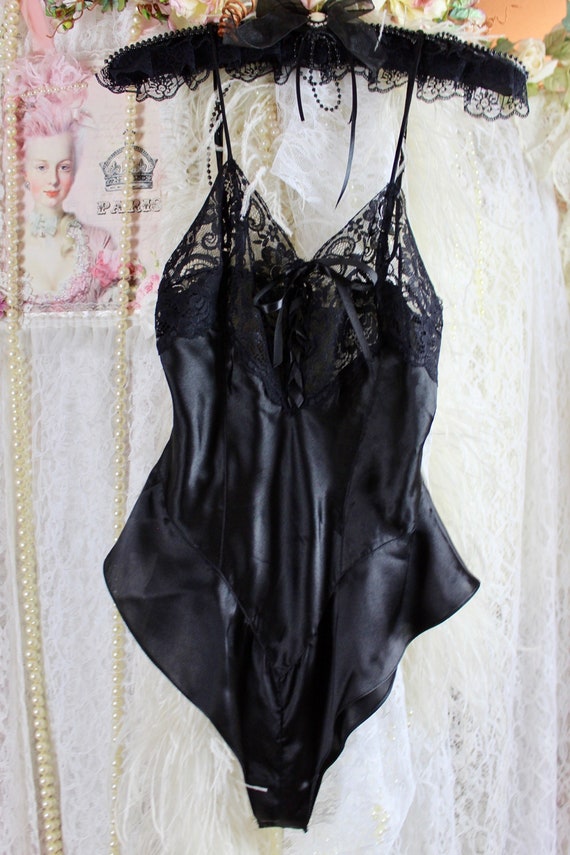 90's lingerie store