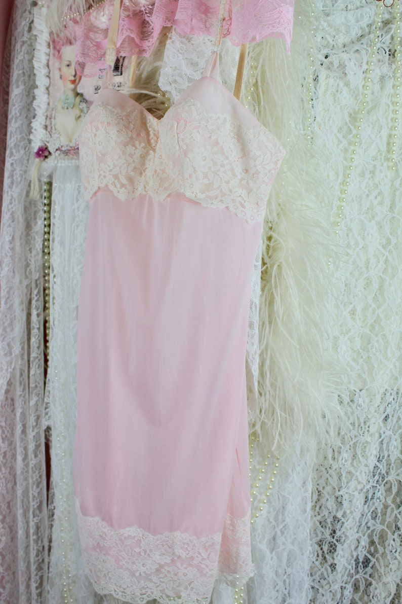Vintage 60s Romantic Baby Pink Lingerie Lace Slip, Bra Built In, Lace ...