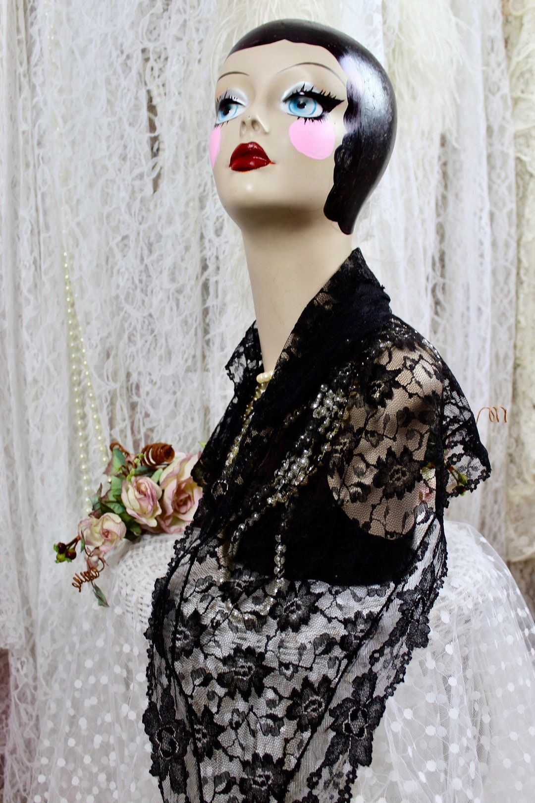 Vintage Black Floral Lace Triangular Scarf, Mantilla Veil, Lace Head ...