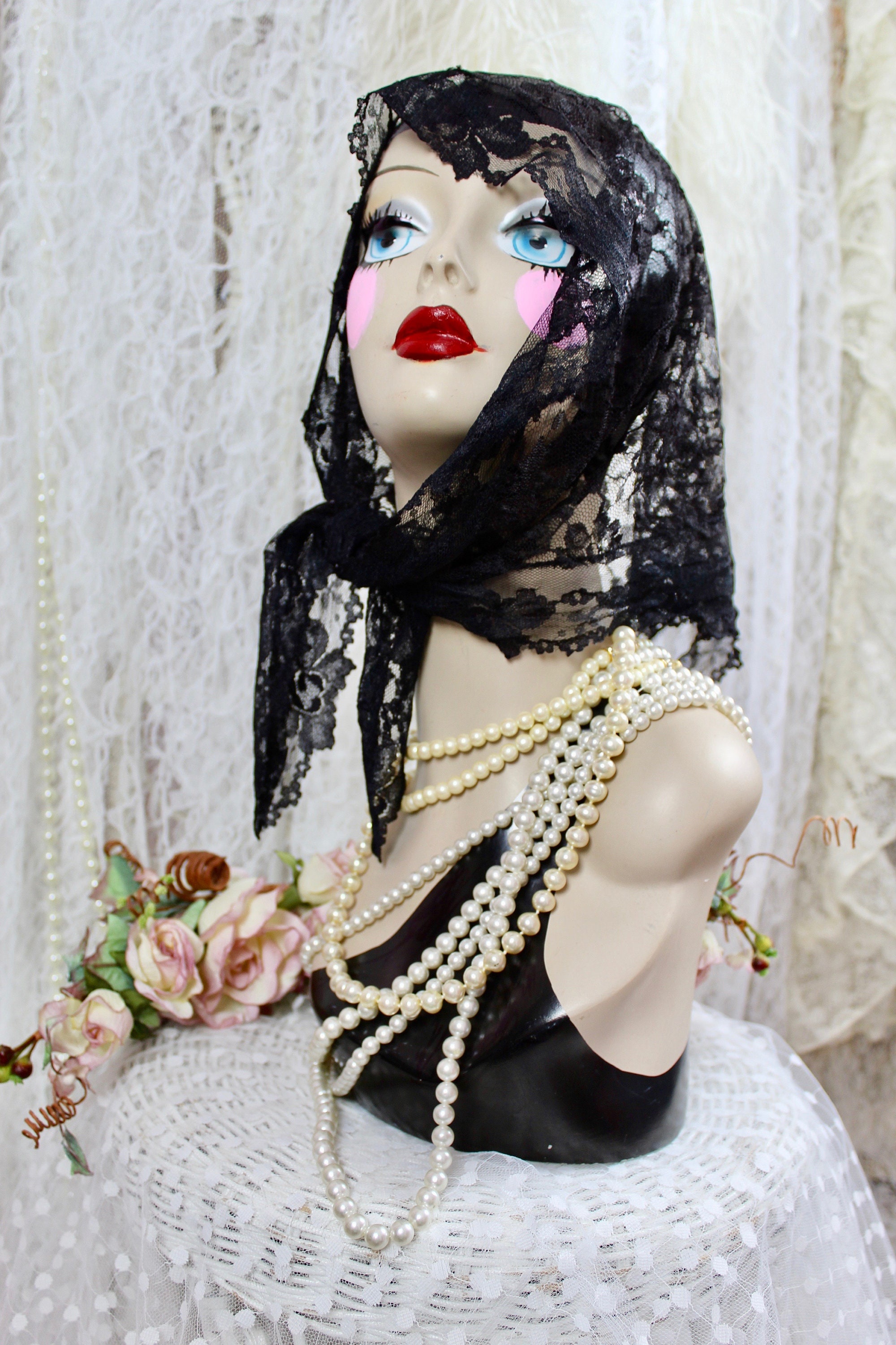 Vintage Black Floral Lace Triangular Scarf, Mantilla Veil, Lace Head ...