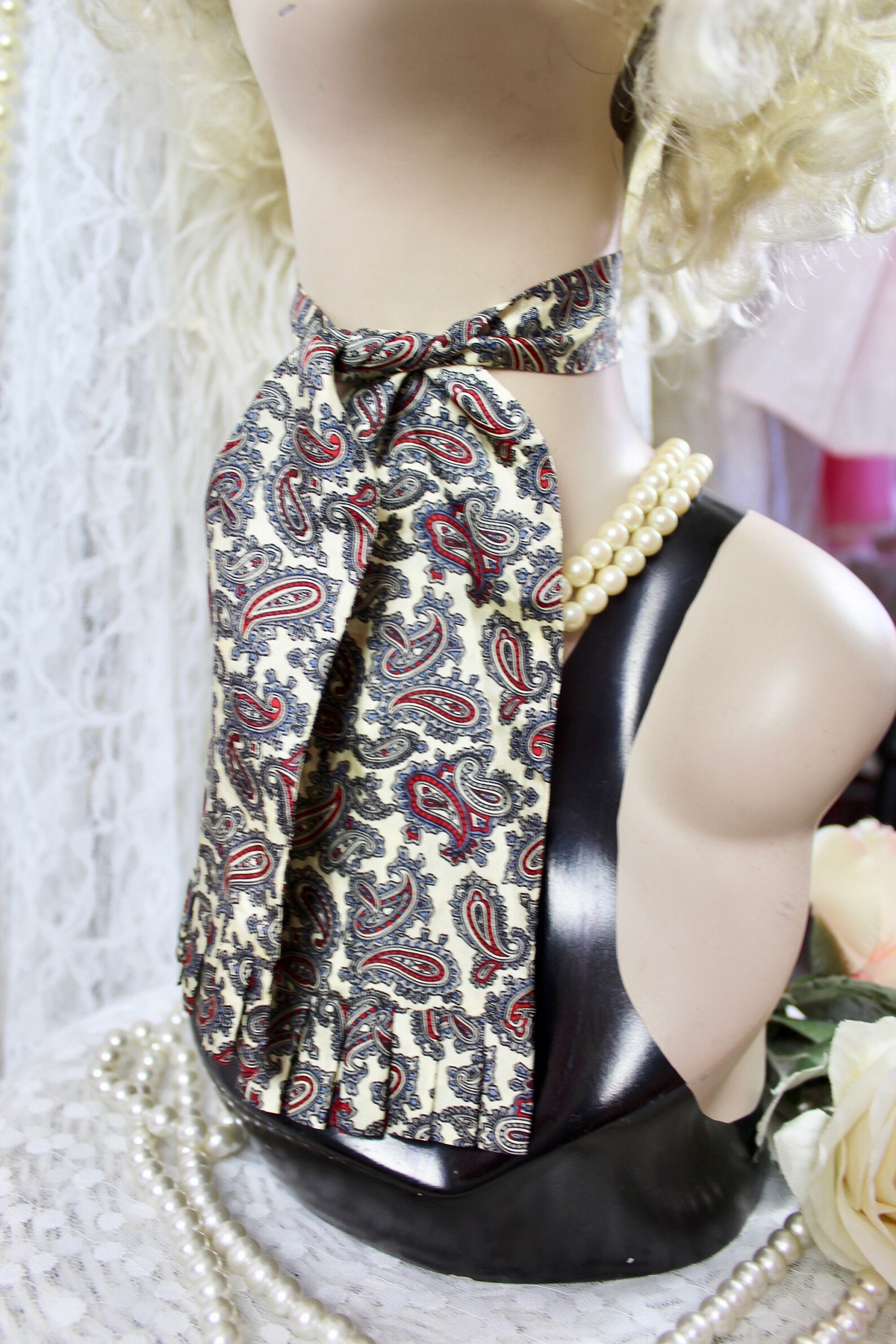 Vintage 80s Ginnie Johansen Silk Neck Paisley Scarf, Short Scarves ...