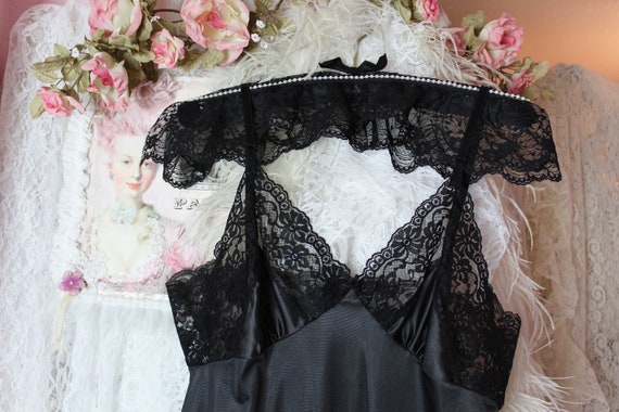 Vintage 60s Beautiful Black Floral Lace Midi Slip, Se… - Gem