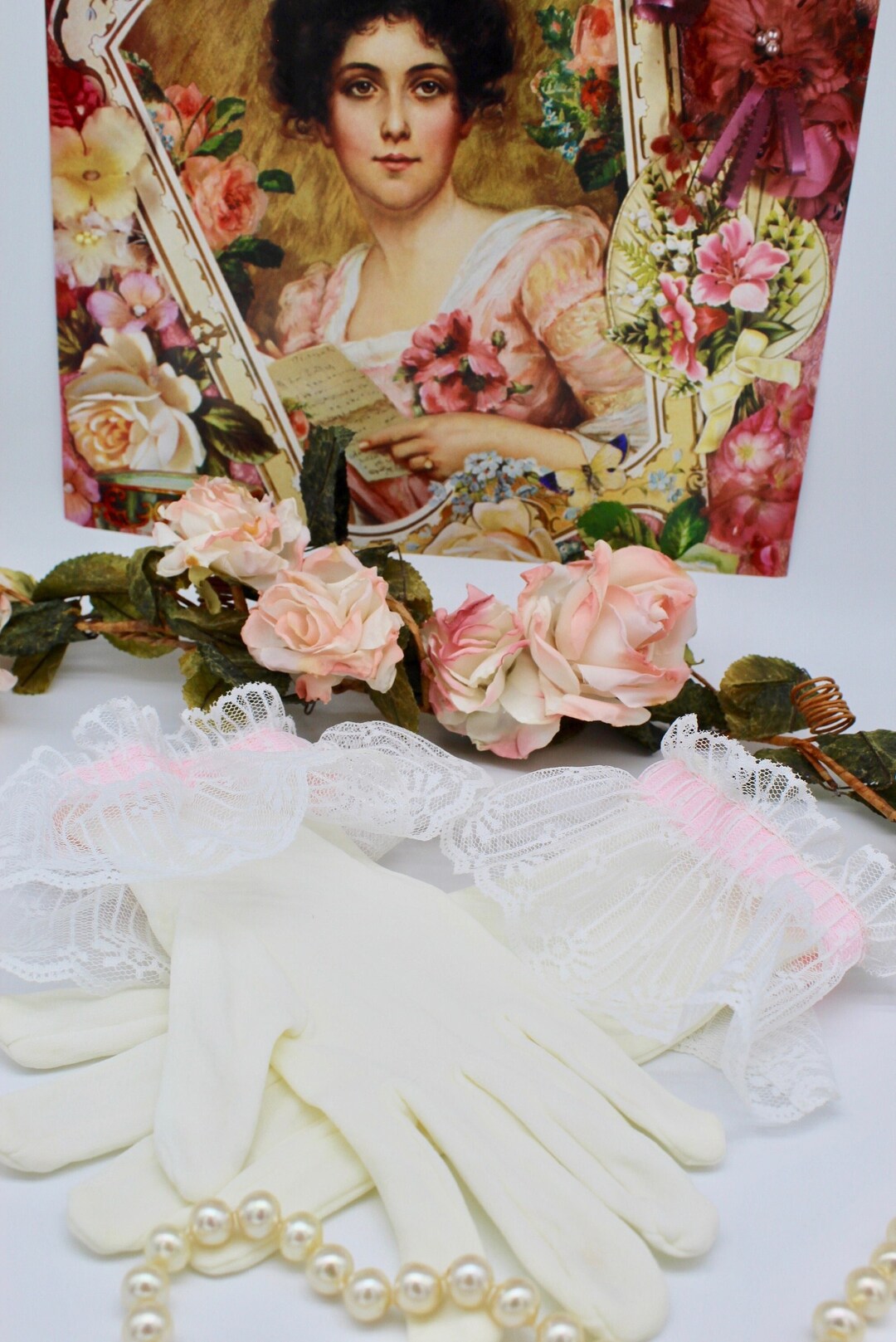 Vintage Romantic Ruffle Cream White Gloves, Wrist Gloves, Victorian ...