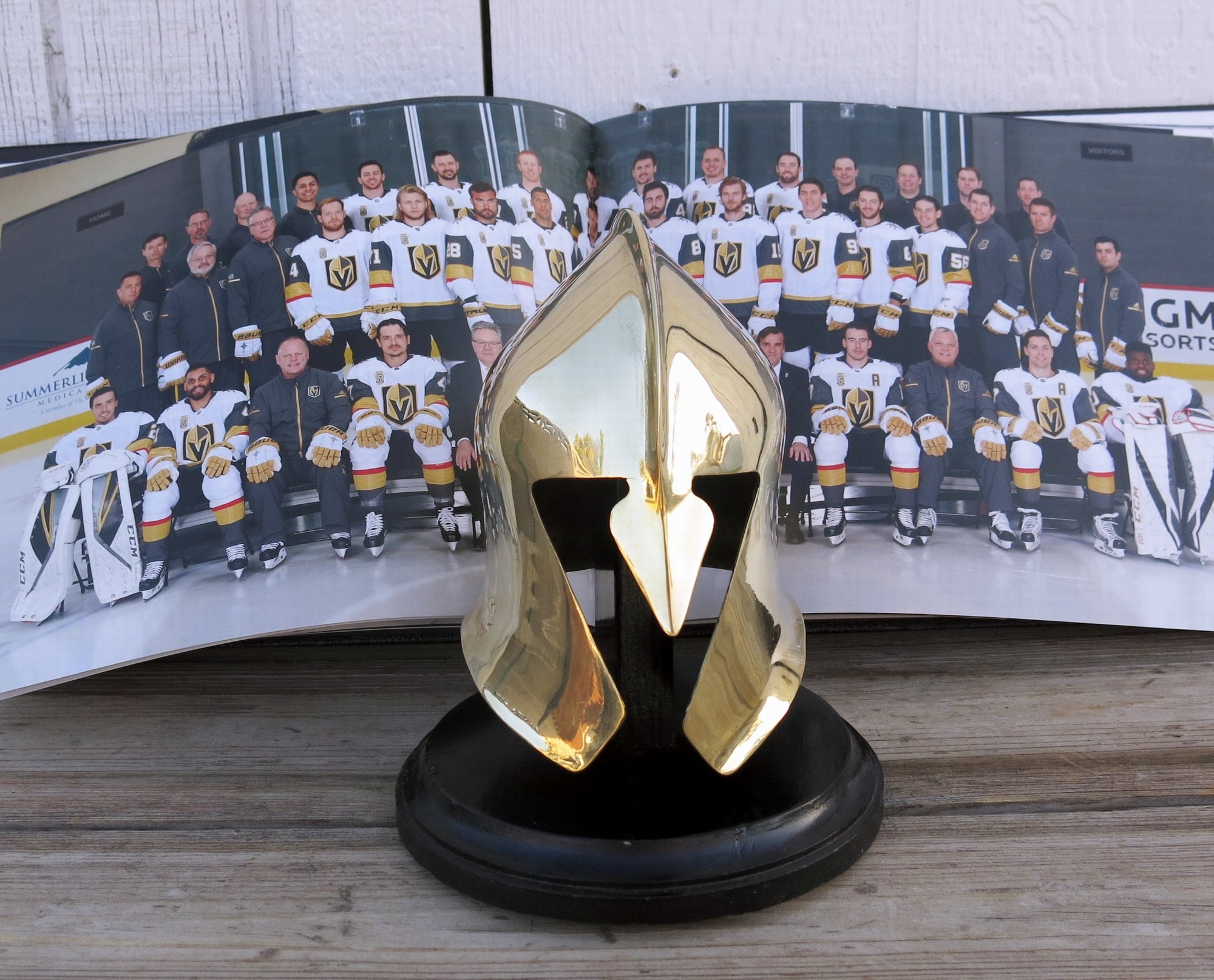 SALE: Vegas Golden Knights Helmet mini brass made by same - Etsy 日本