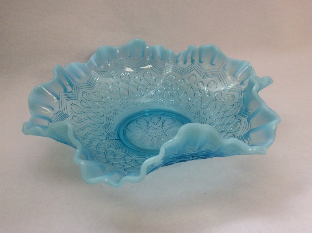 Vintage Aqua Blue Opalescent, Fluted, Crimped Edge Candy or Bon-bon Dish E2349 - Etsy