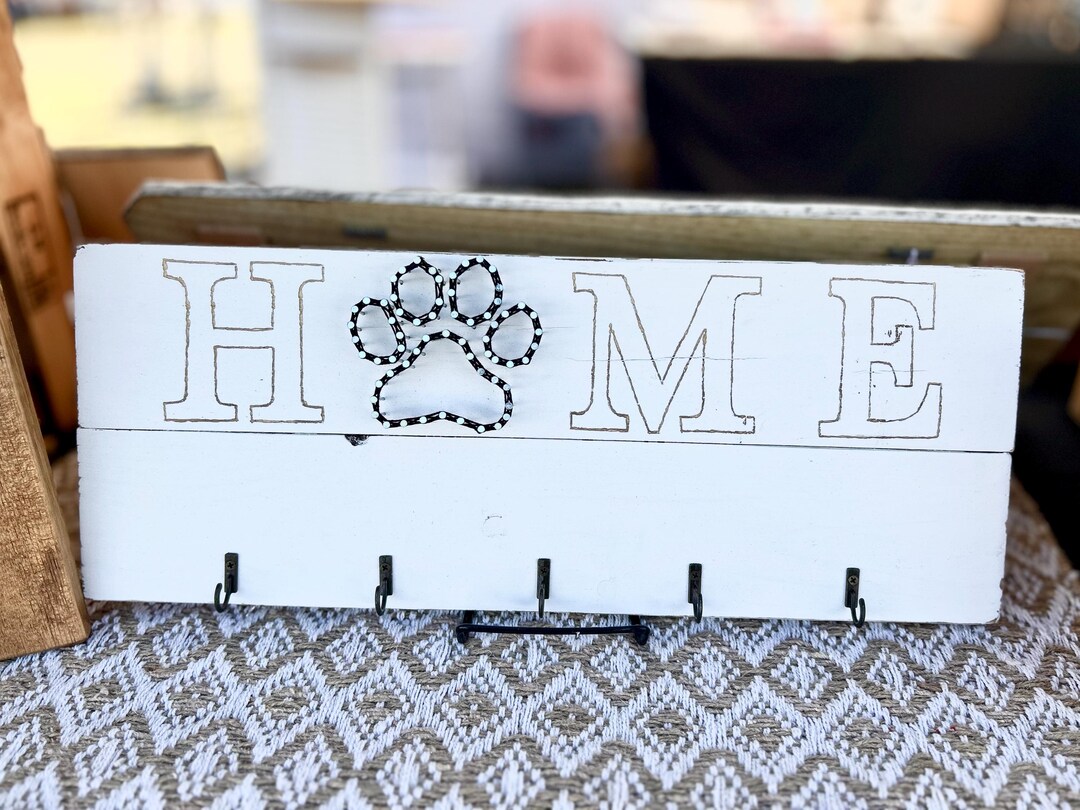 Dog Leash Holder for Wall, Leash Organizer With Paw Print, White and ...