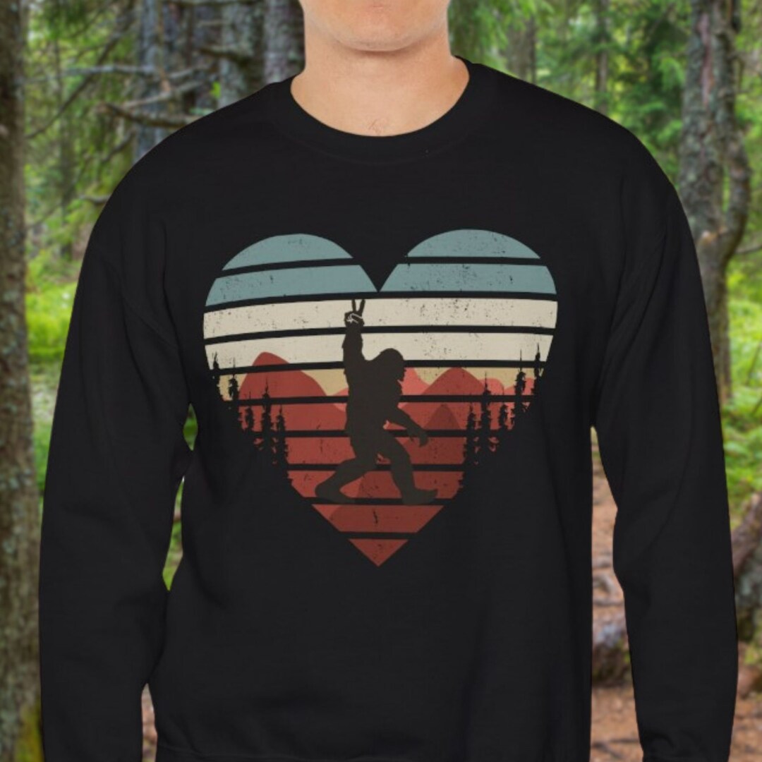 Bigfoot Sasquatch Heart Crewneck Unisex Sweatshirt, Funny Sasquatch ...