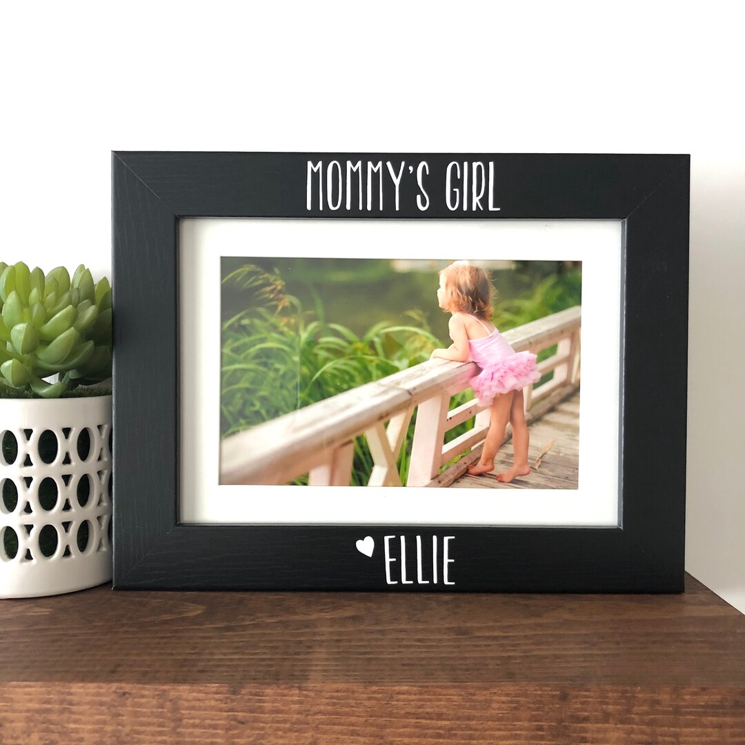 Momma's Girl Picture Frame // Personalized Gift // Mom Gift / Mother's ...