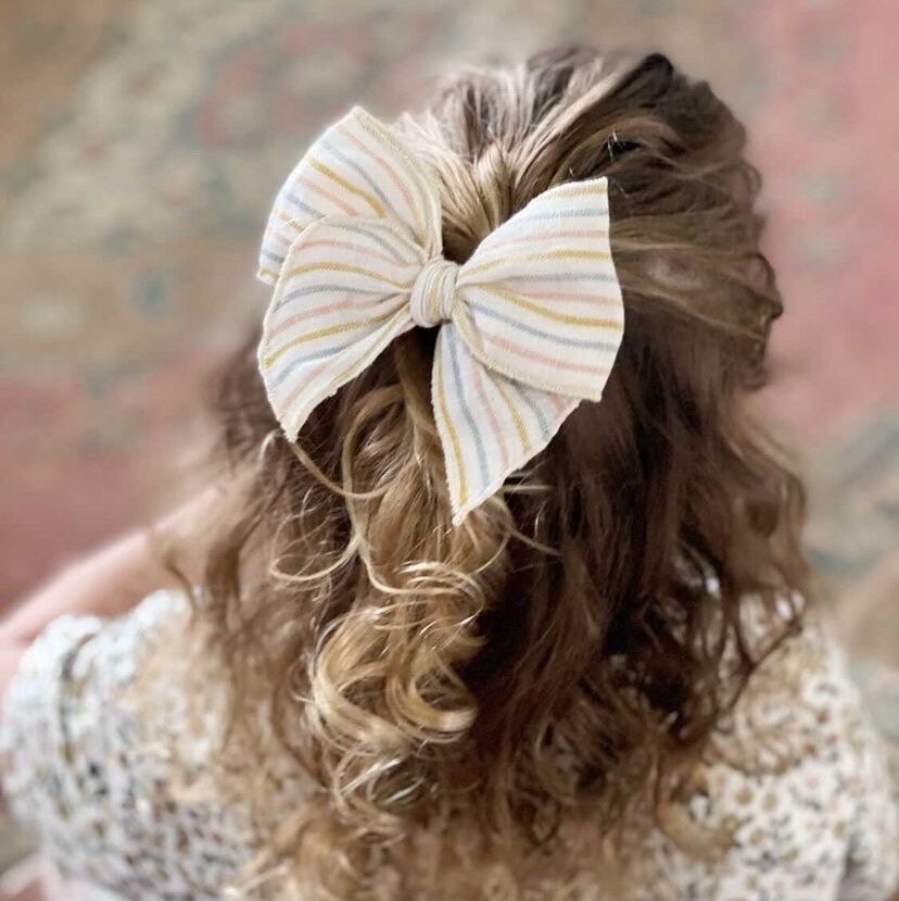 Small Grace Bow. Princess Bow. | Etsy