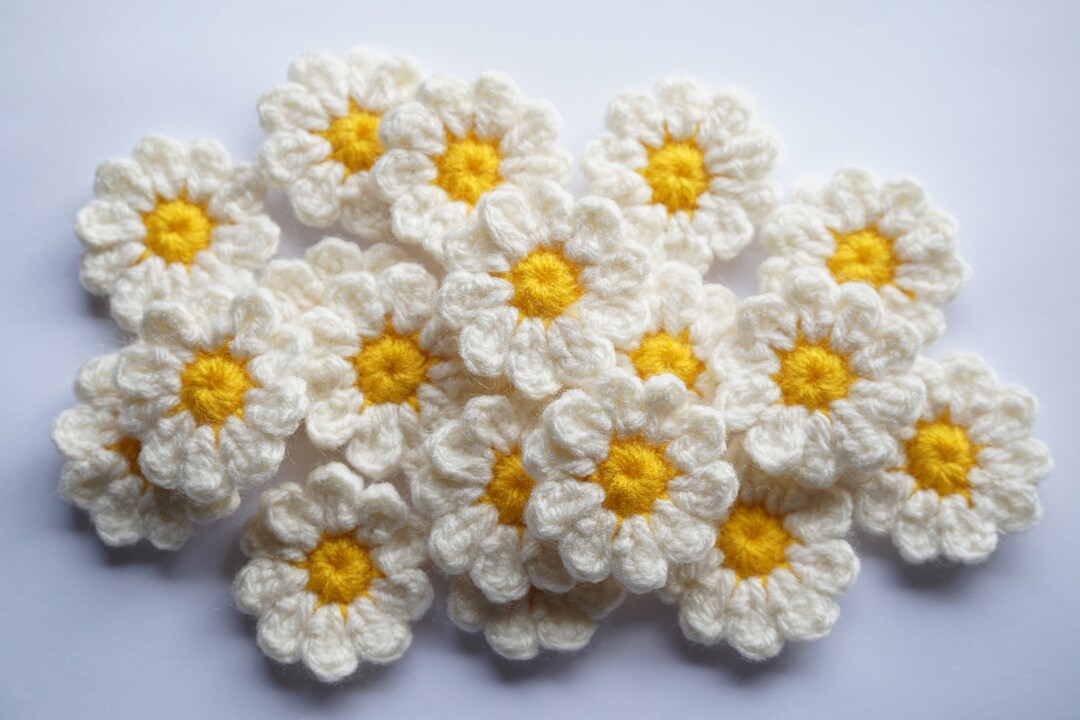 Set of 12 Pcs Handmade Crochet Small Daisy Flowers Appliques 3 Cm ...
