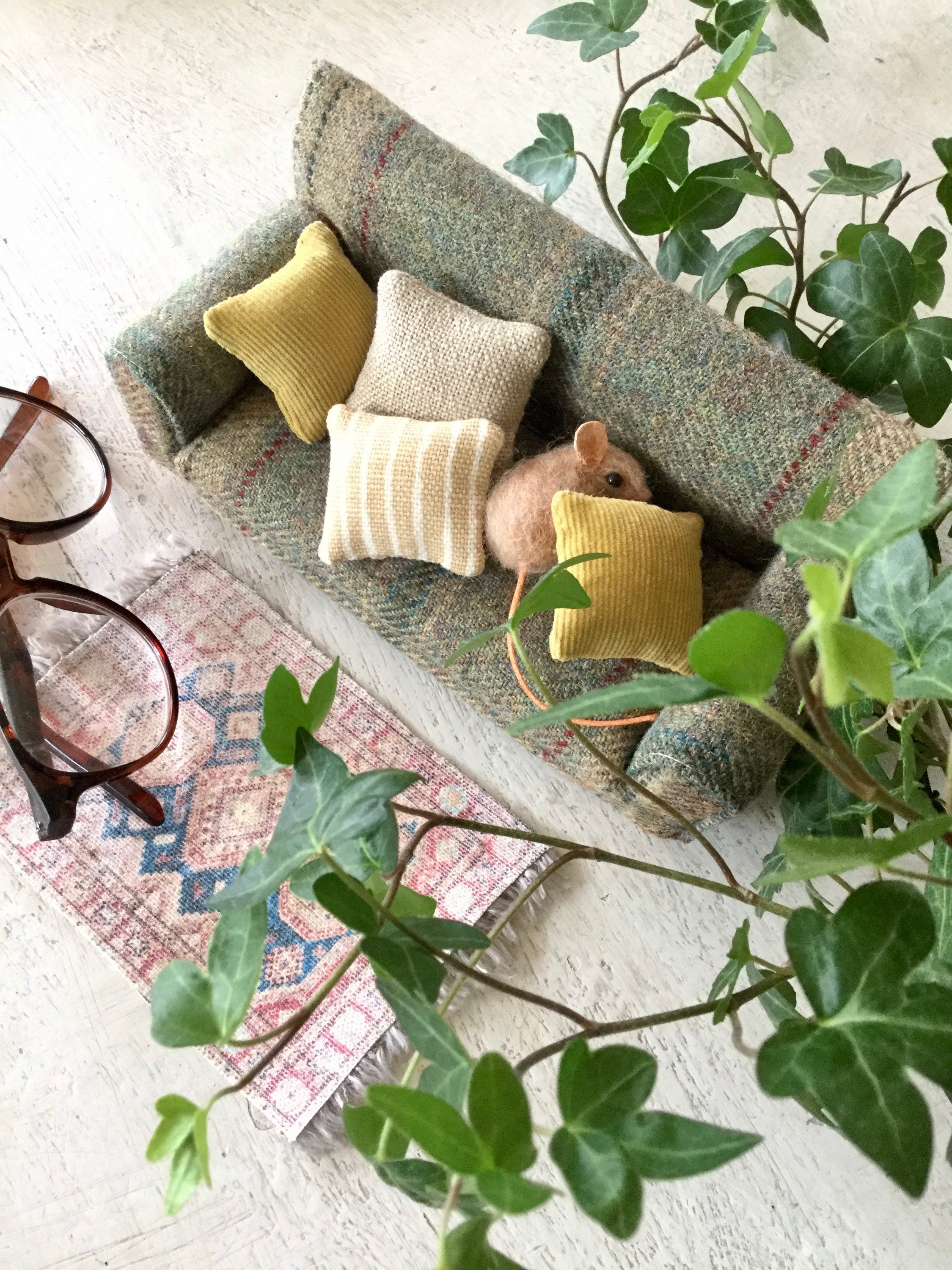 Miniature Mouse Sofa Tutorial - Etsy UK