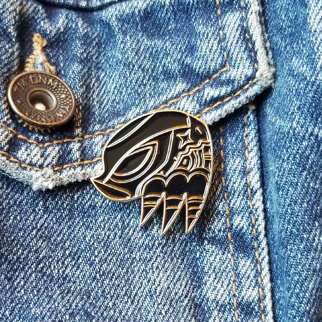 PREDACKLES - Predator + Knuckles Enamel Pin - Etsy