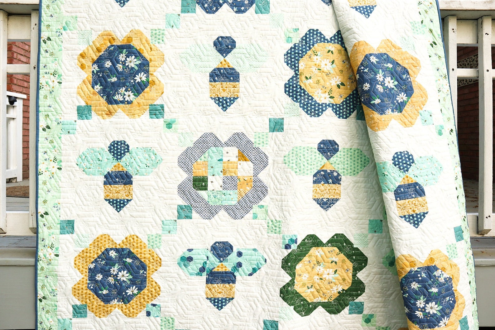 Daisy a Day Quilt Pattern by Beverly Mccullough of Flamingo Toes - 79 ...