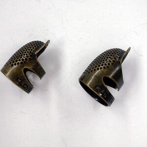 Clover Metal Open-sided Thimble, (medium) - Dimpled Fingerplate Perfect ...