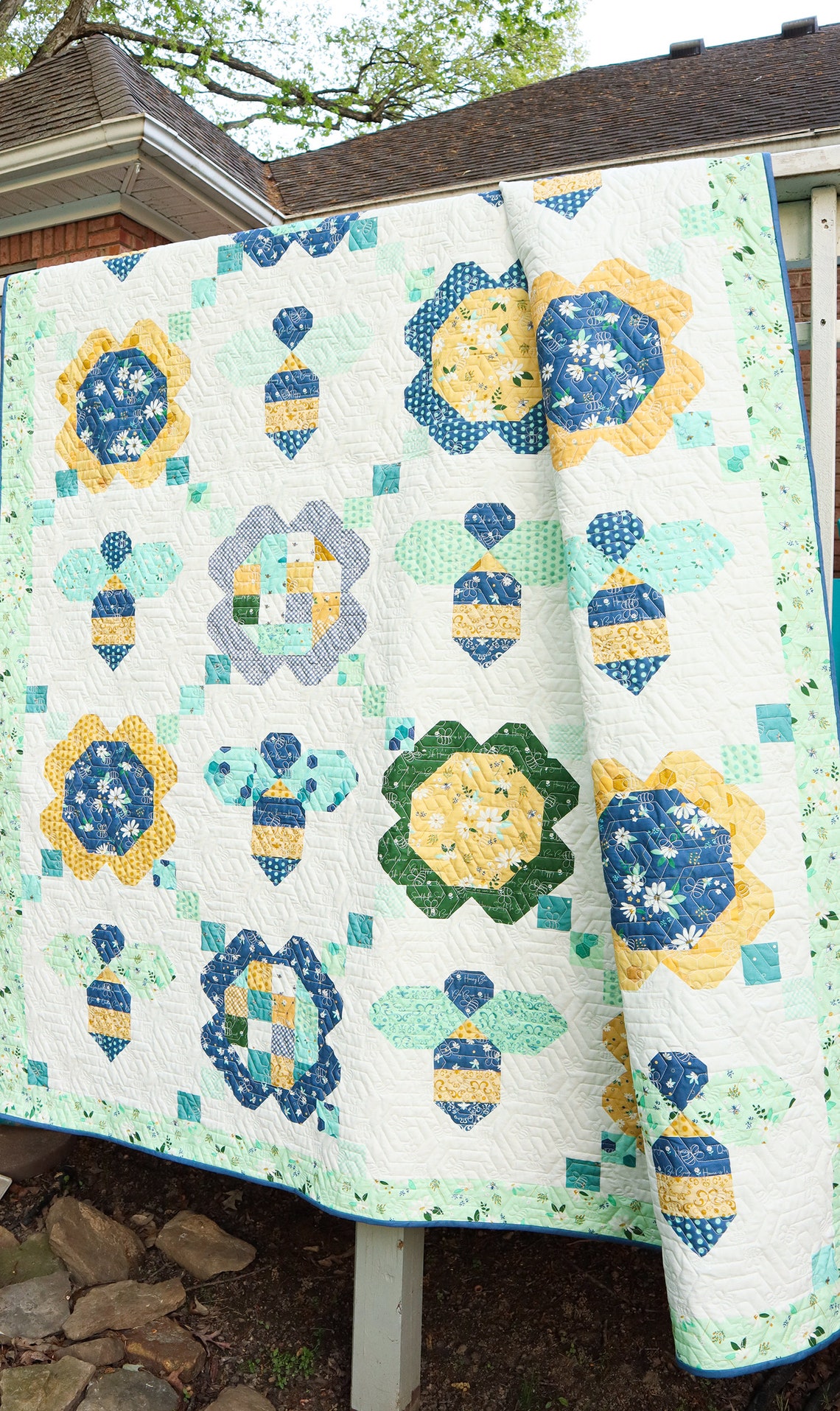 Daisy a Day Quilt Pattern by Beverly Mccullough of Flamingo Toes - 79 ...