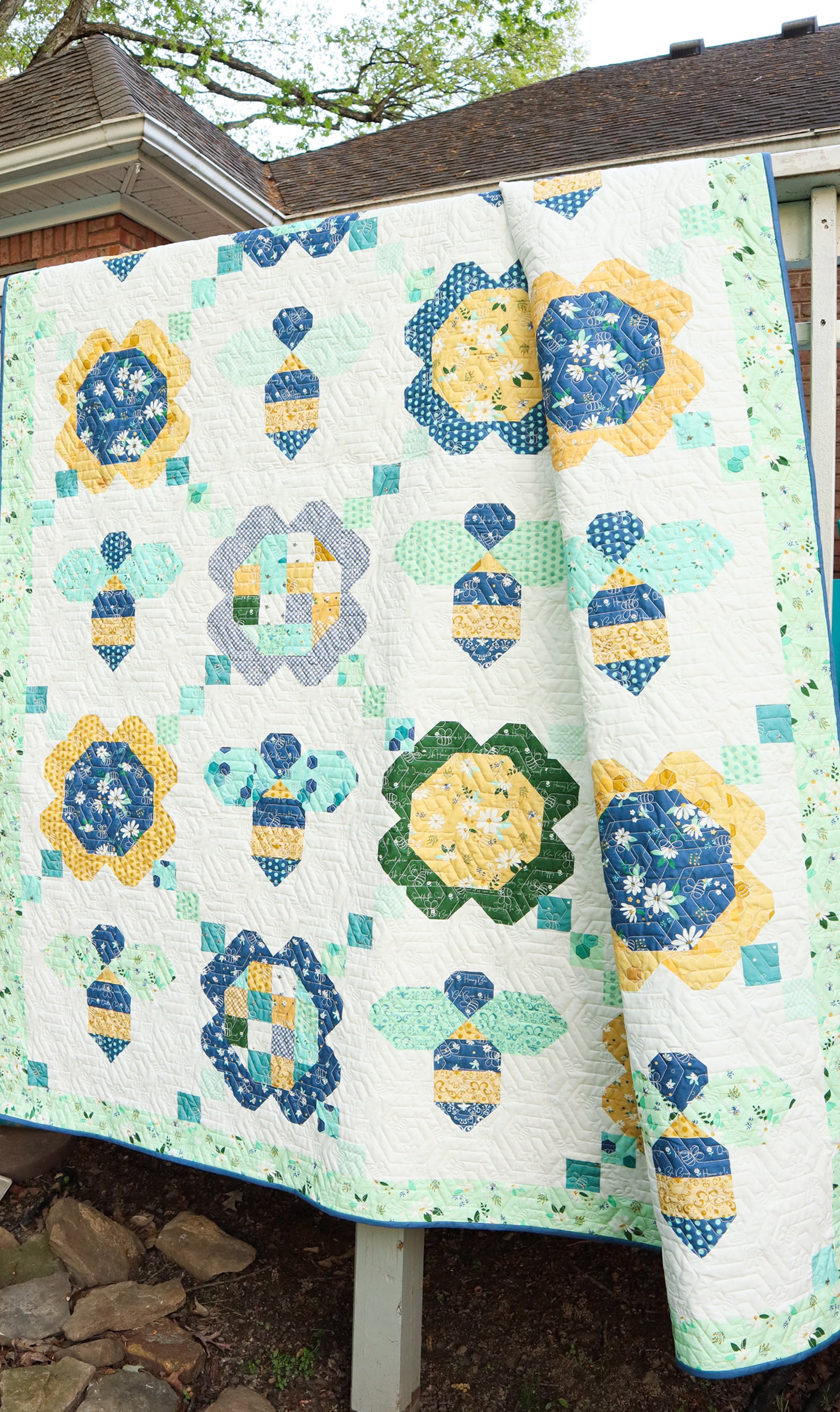 Daisy a Day Quilt Pattern by Beverly Mccullough of Flamingo Toes - 79 ...