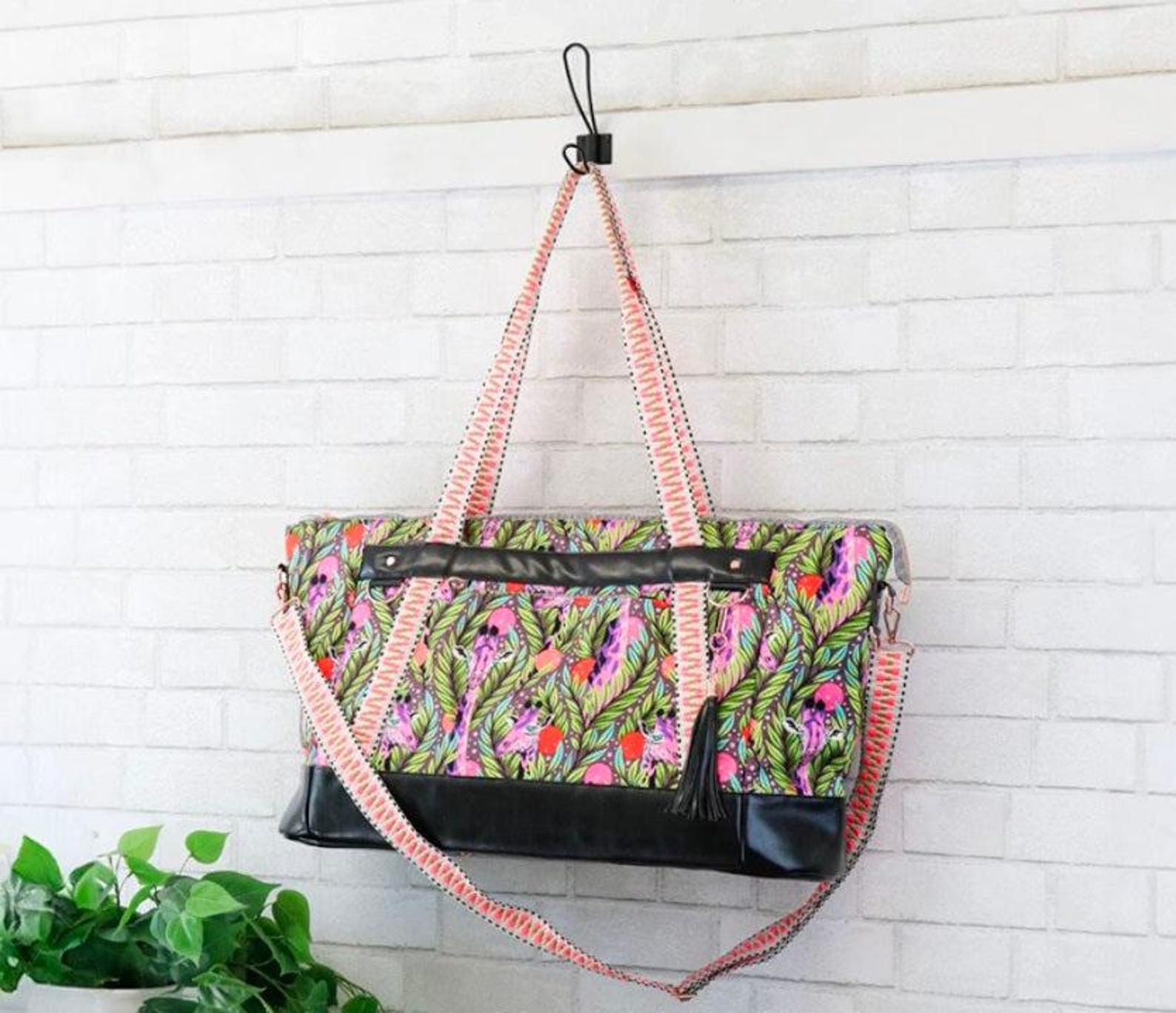 Tula Tote Paper Pattern by Tula Pink, Make Your Own Bag for Retreats or ...