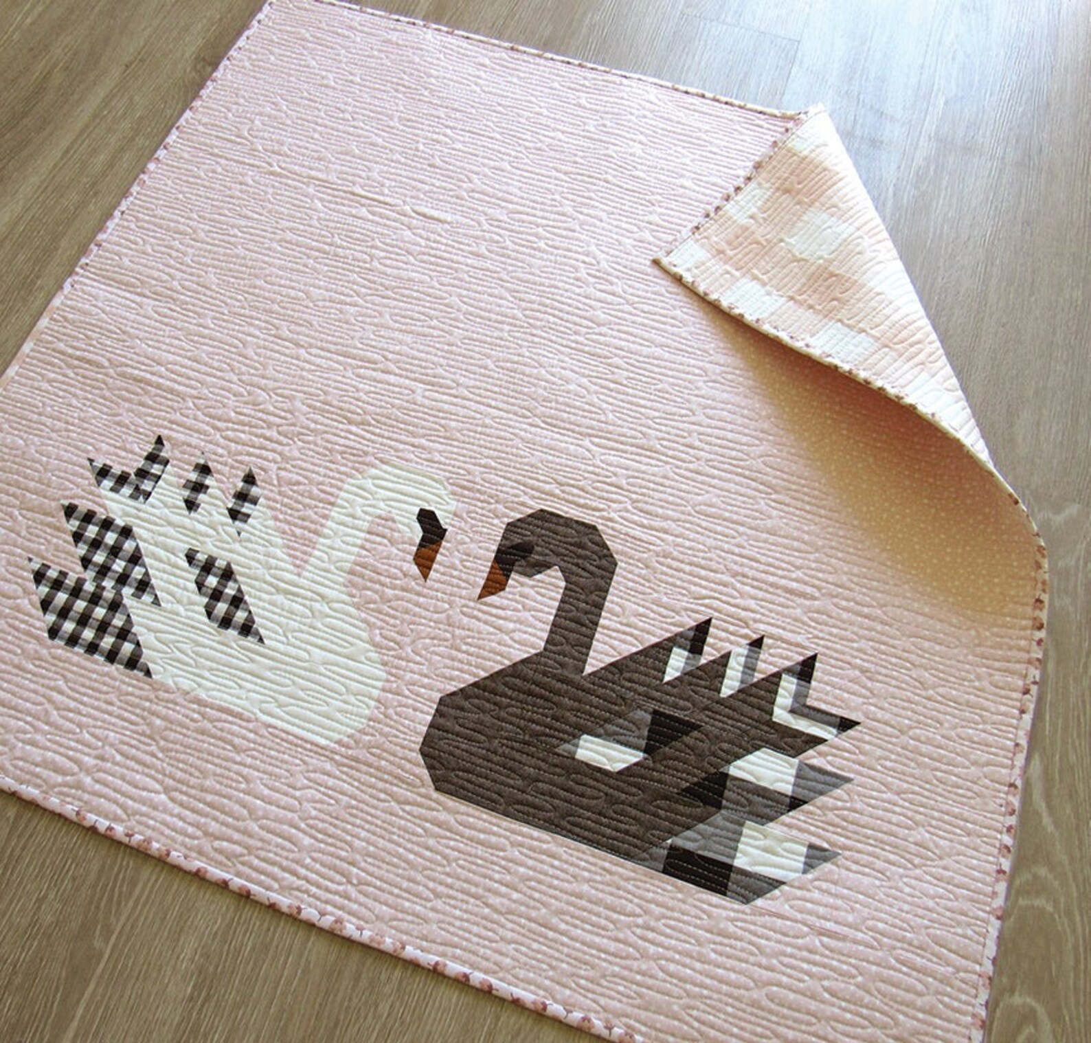 Swan Island Quilt Pattern by Elizabeth Hartman Item 8536SW - Etsy