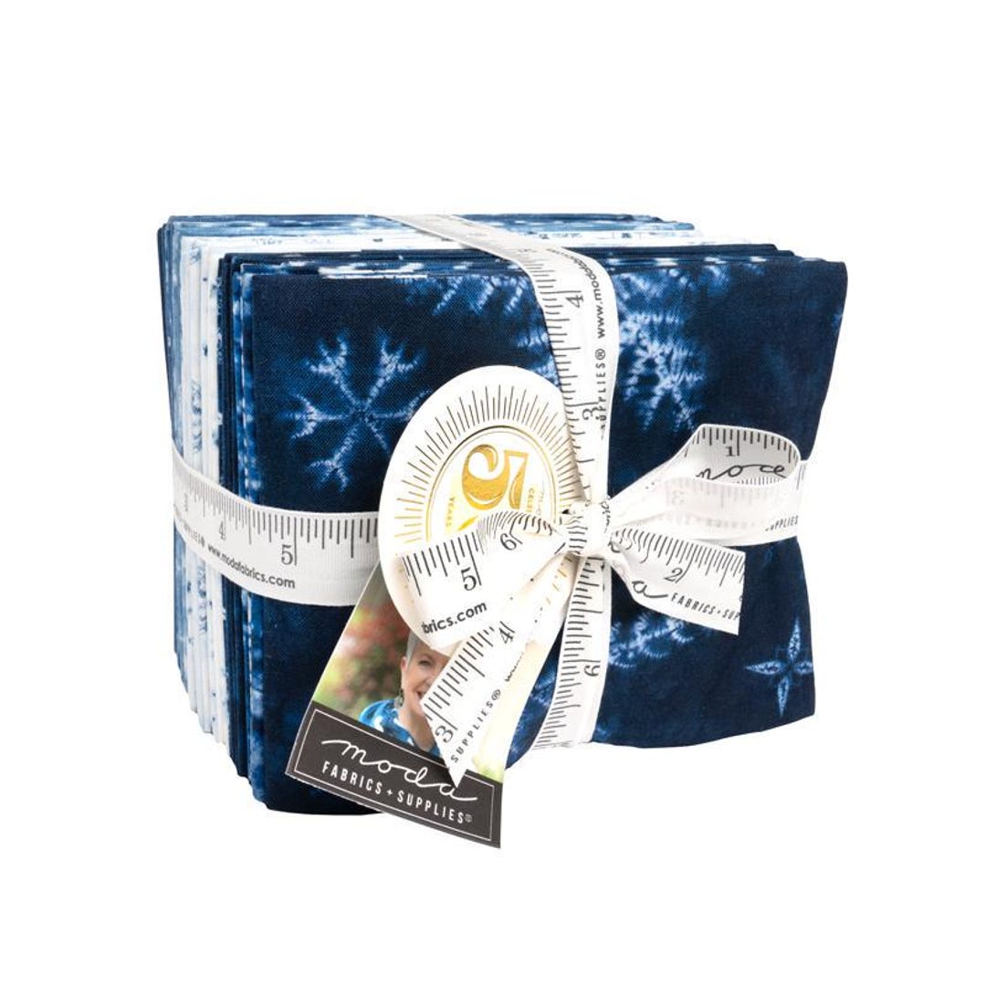 NEW! Winter Chill Fat Quarter Bundle by Debbie Maddy for Moda Fabrics ...