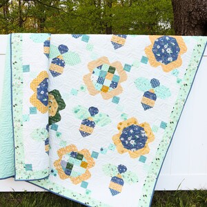 Daisy a Day Quilt Pattern by Beverly Mccullough of Flamingo Toes - 79 ...