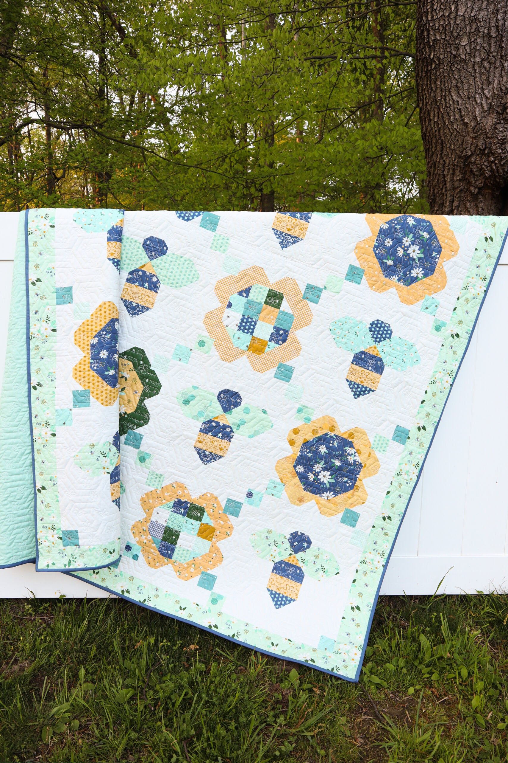 Daisy a Day Quilt Pattern by Beverly Mccullough of Flamingo Toes - 79 ...