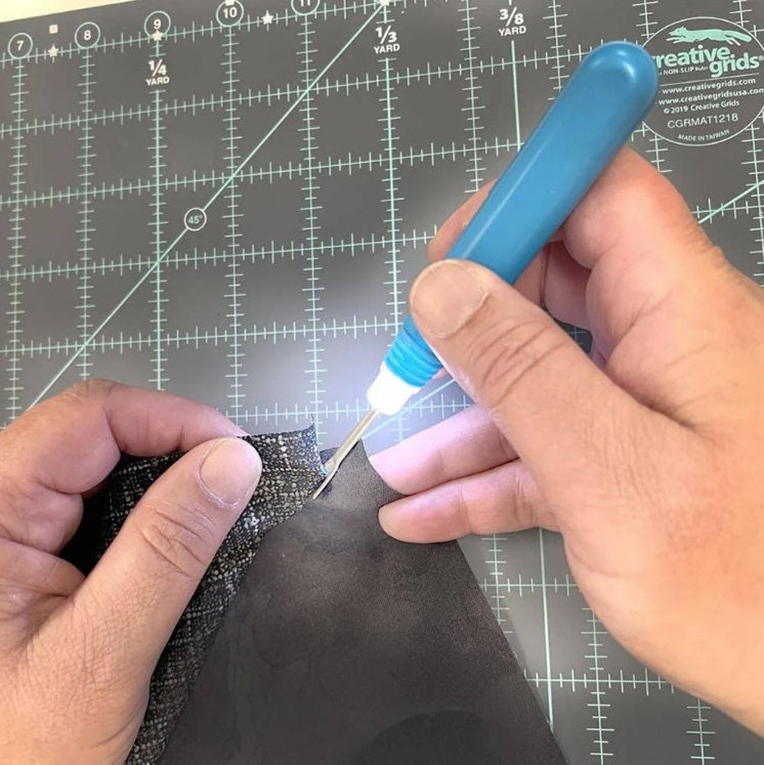 Gypsy Quilter Lighted Seam Ripper, Illuminated Seam Ripper Features ...