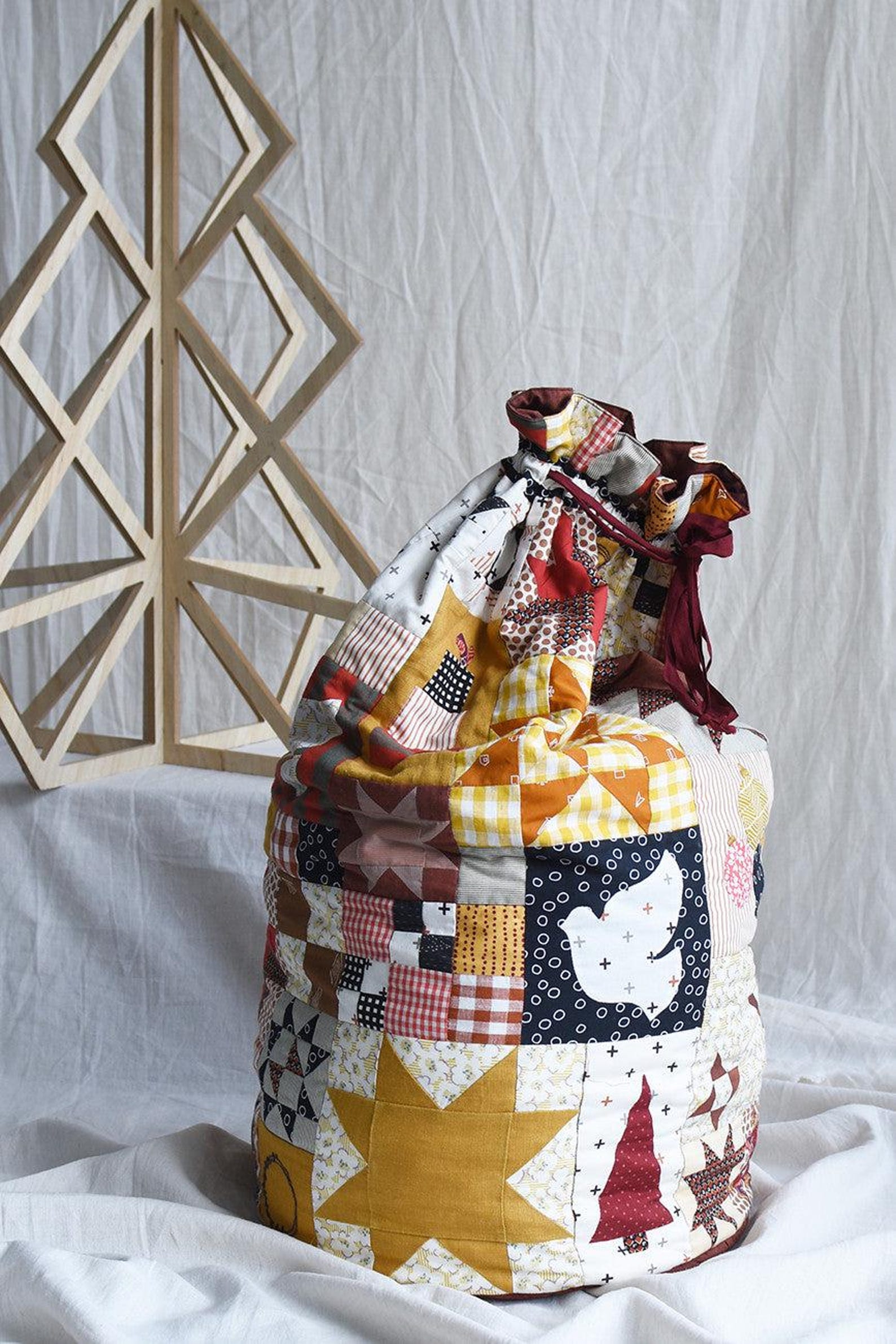 Santa Sack Pattern by Jen Kingwell - Scrappy Appliqué Holiday Quilted ...