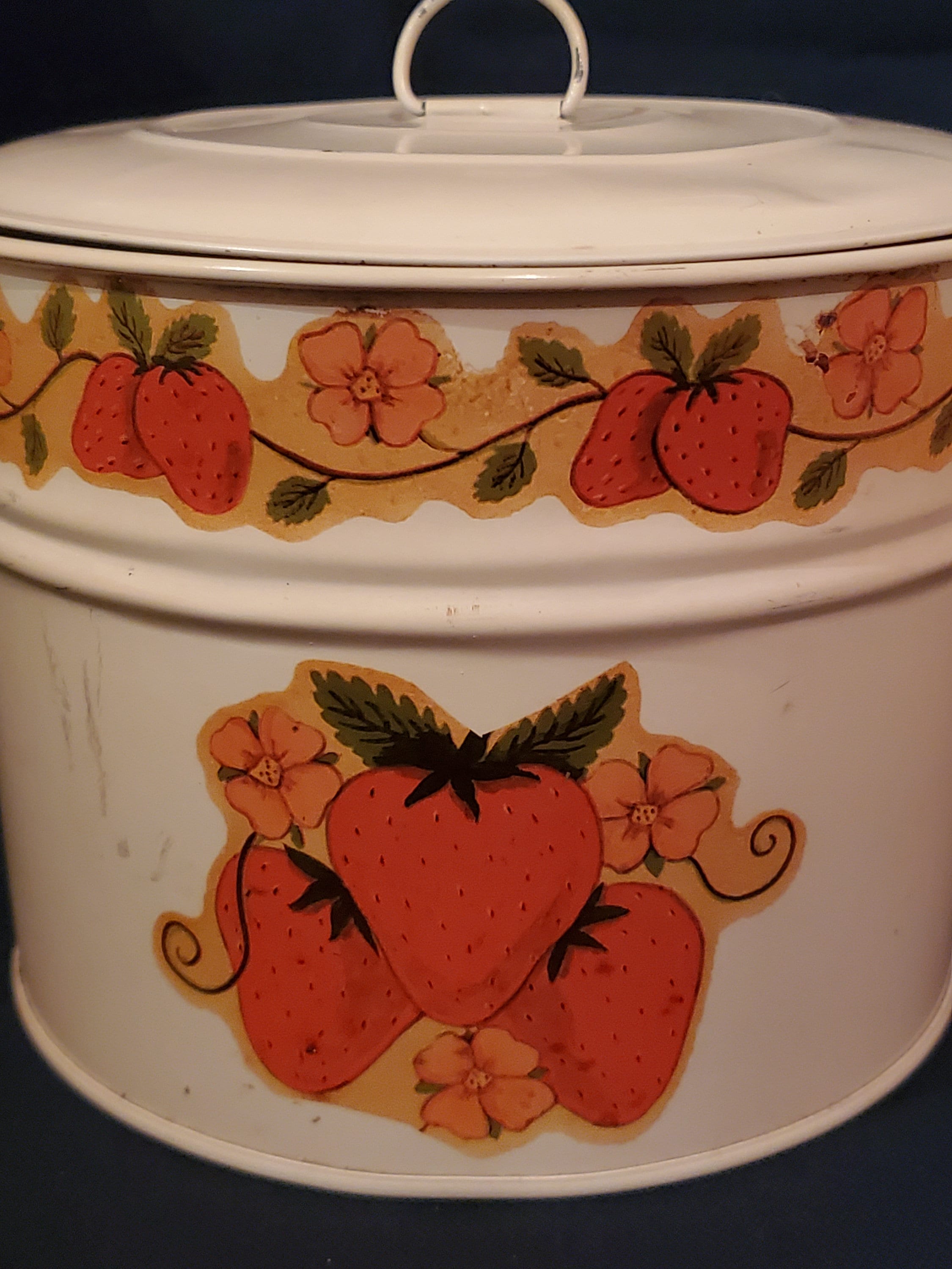 Vintage Tin Bucket/pail With Lid, Decoupage, Painted, Berry Bucket ...