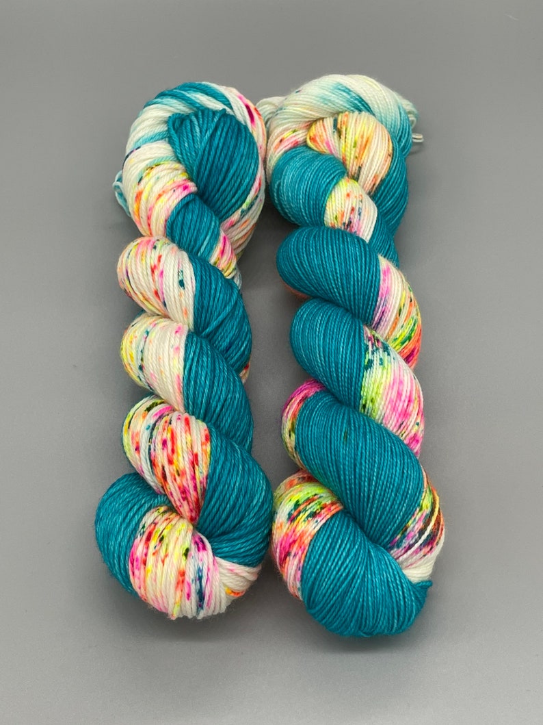 Hand Dyed Yarn Superwash Merino Wool Turquoise Fluorescent - Etsy