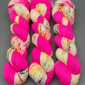 Hand Dyed Yarn, Superwash Merino Wool, Fuchsia, Fluorescent Speckled ...