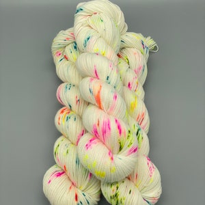 Hand Dyed Yarn, Superwash Merino Wool, White, Fluorescent Lightly ...