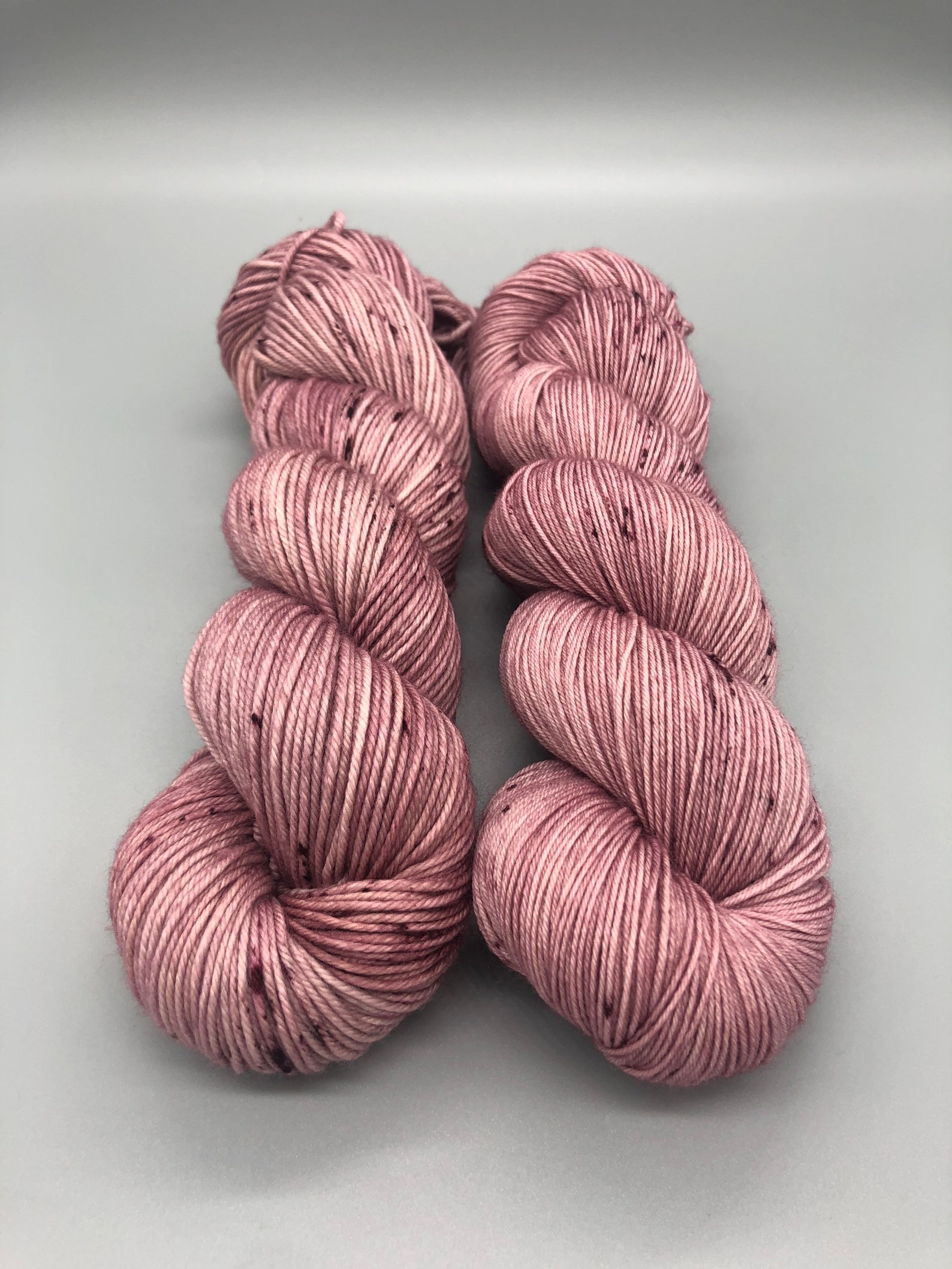Hand Dyed Yarn Superwash Merino Wool Mauve Speckle Mauve - Etsy
