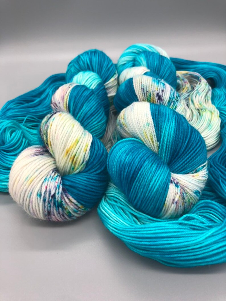 Hand Dyed Yarn Superwash Merino wool Blue Speckled Yarn | Etsy