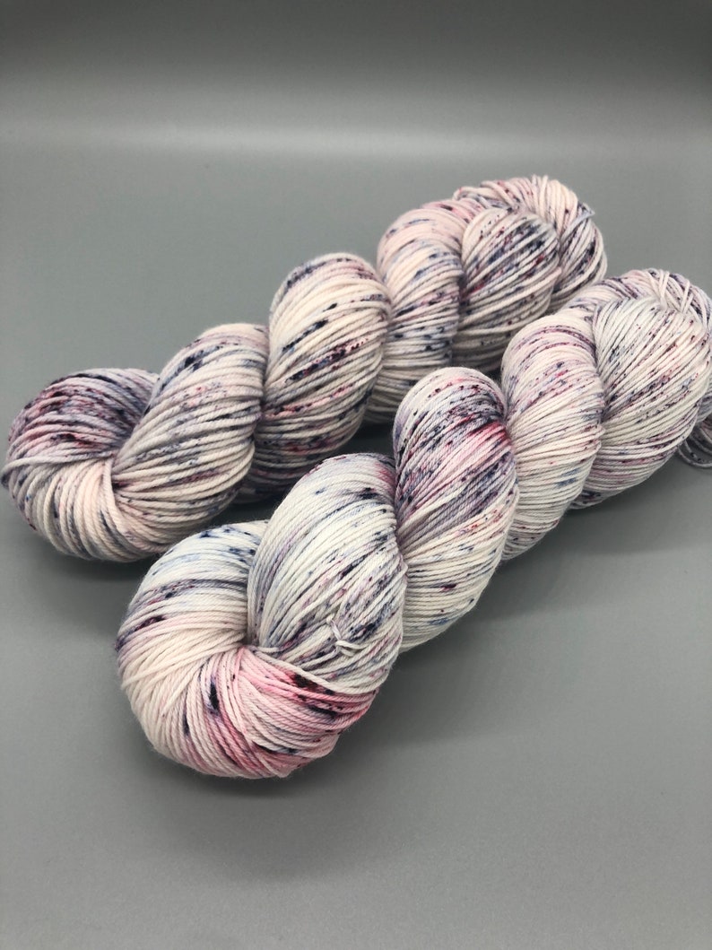 Hand Dyed Yarn Superwash Merino wool Blue Pink Speckled | Etsy