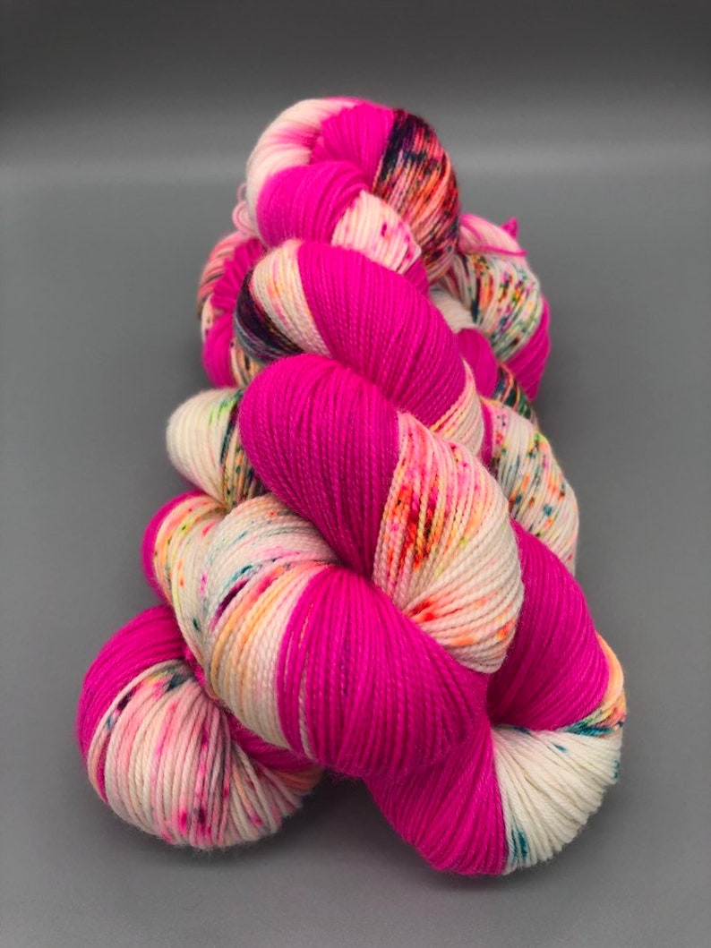 Hand Dyed Yarn Superwash Merino Wool Fuchsia Fluorescent - Etsy Hand Dyed Yarn Superwash Merino Wool Fuchsia Fluorescent - Etsy
