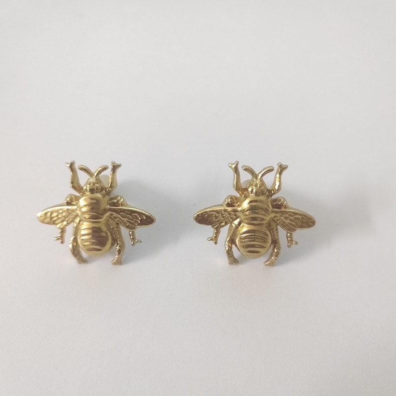Brass Bee Drawer Knob: Animal Cabinet Pull Handle - Etsy