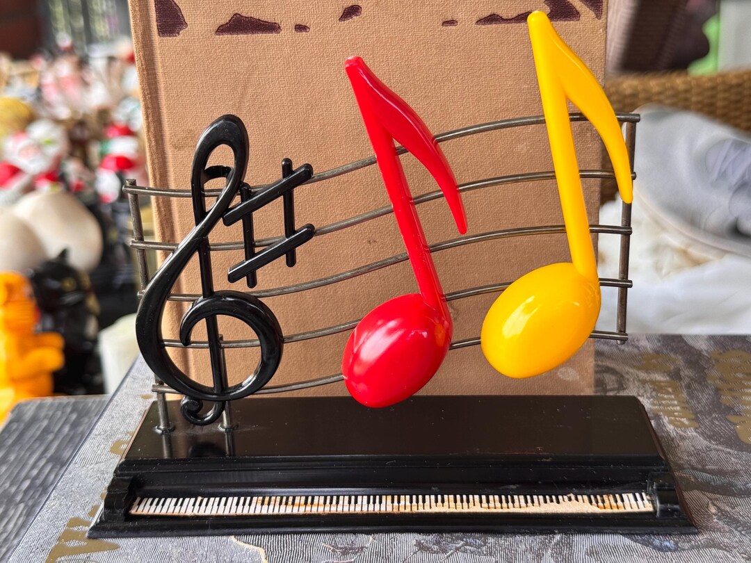 Vintage Music Note Treble Cleft Sharp Yellow Red Salt and Pepper Shaker ...