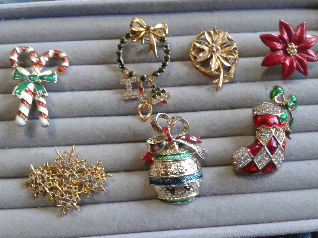 Selection of Vintage Christmas Brooches, Your Choice - Etsy