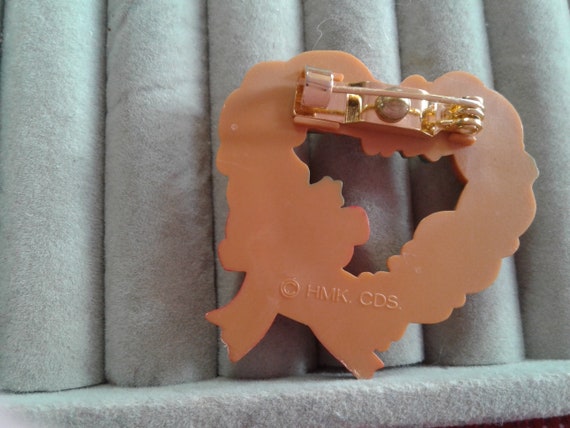 Hallmark Heart Shaped "Vine" Wreath with Holly and Re… - Gem