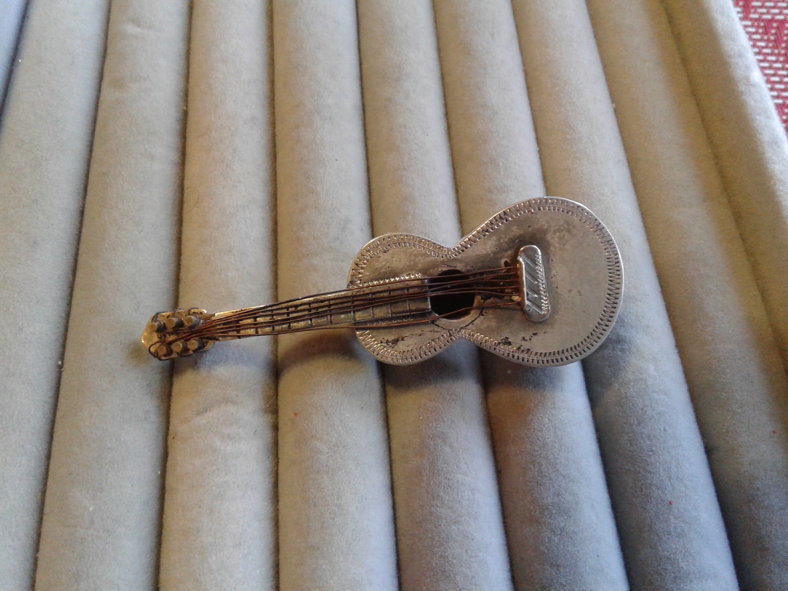 Sterling Silver Very Detailed Guitar Pin, Hecho en Mexico, 925