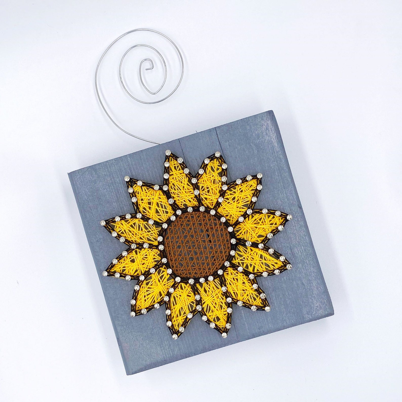 Sunflower String Art DIY Kit | Reclaimed Wood Decor - Etsy