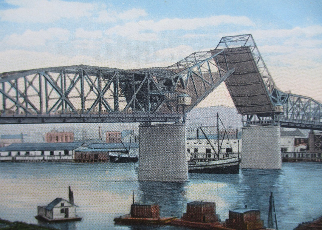 Portland, Oregon. Broadway Bridge Over Willamette River, Showing Part ...