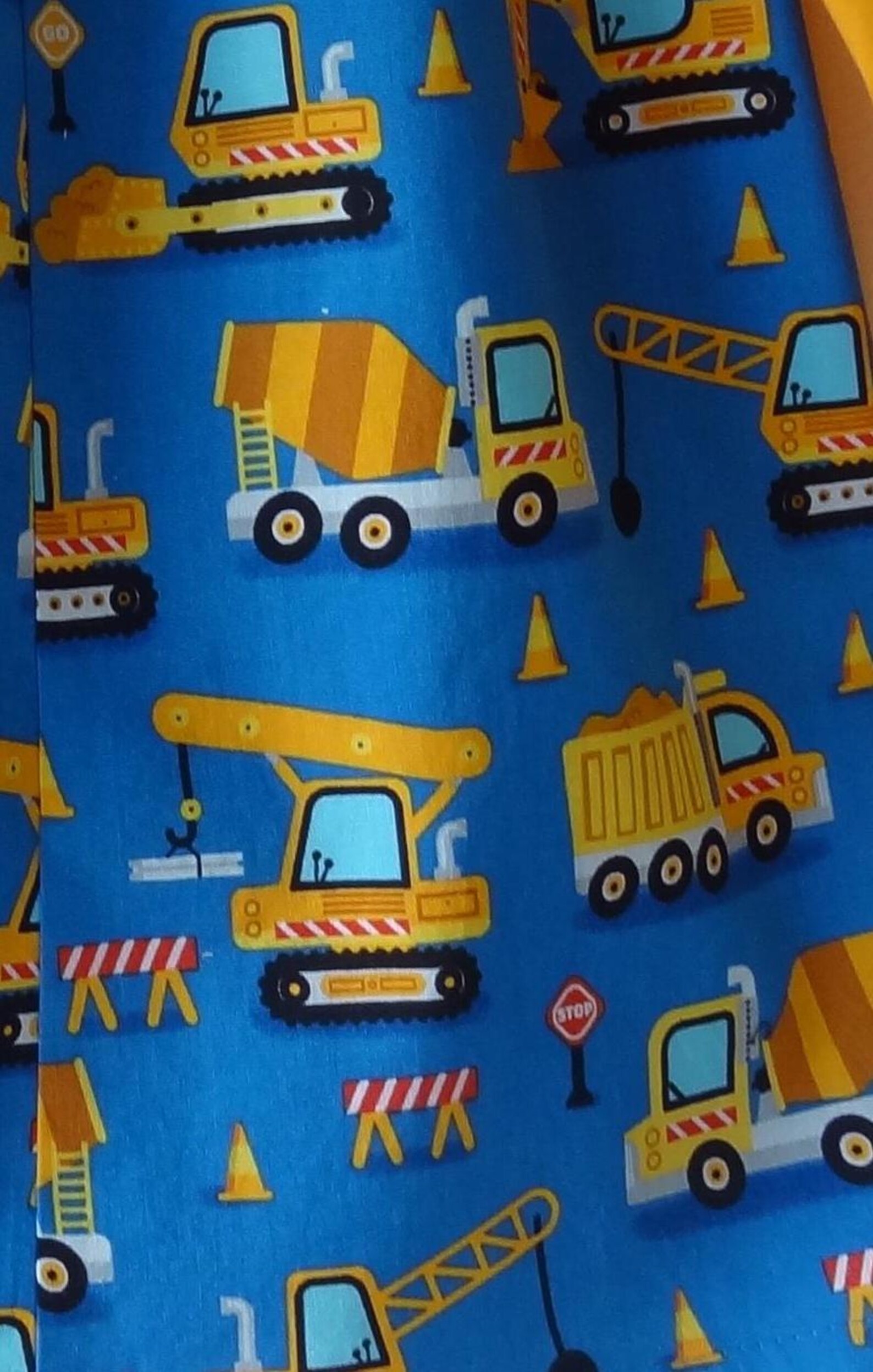 Child Paint and Craft Smock, Long Sleeved Construction Vehicles Cotton ...