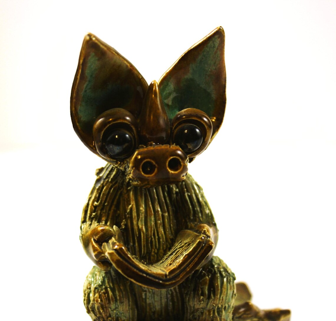 RARE Yare Designs Pottery Dragon Reading Book 1970s Handmade Green Felt on Bottom Tag England - Etsy