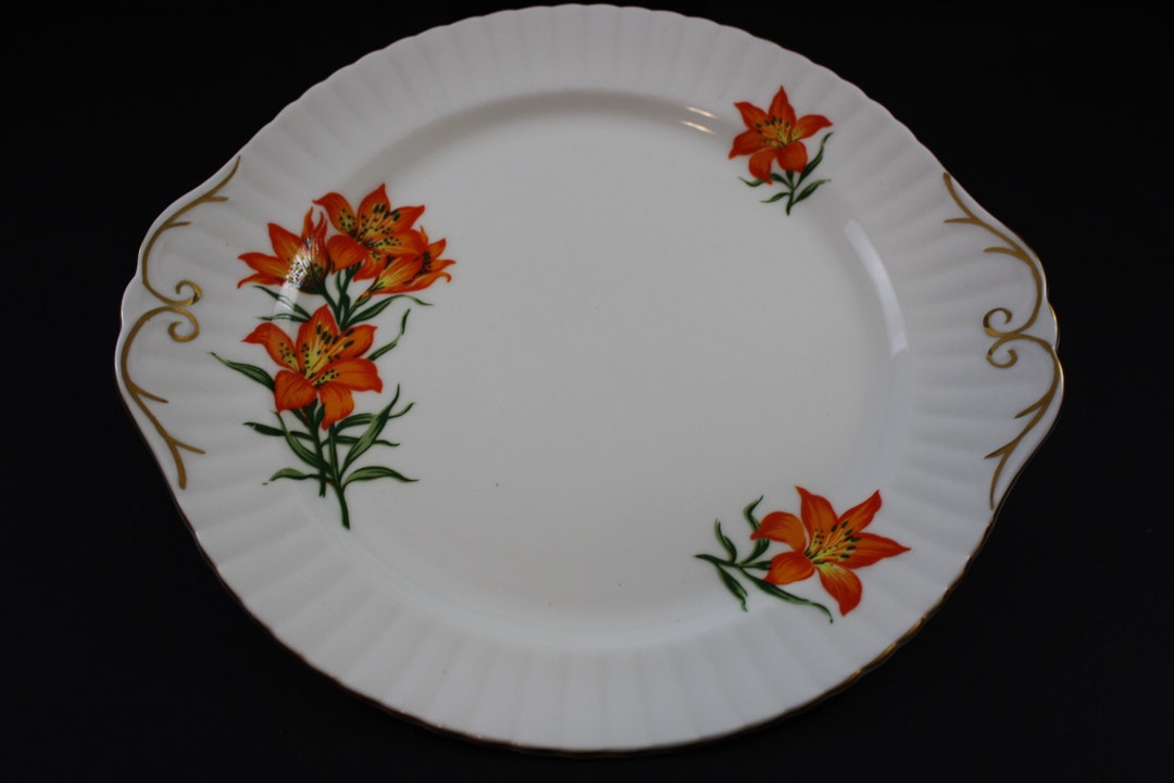 Prairie Lily Plate Royal Windsor Saskatchewan Bone China Gold Trim ...